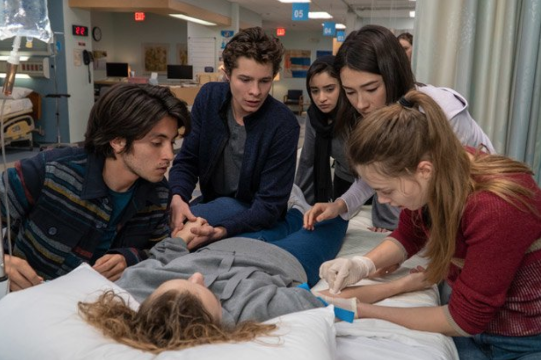 The Society: Unsupervised Teens, Chaos and Canoodling - That's Normal